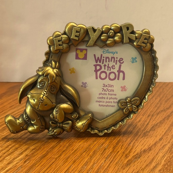 Disney | Accents | Vtg Disney Winnie The Pooh Eeyore Heart Shaped 3d ...